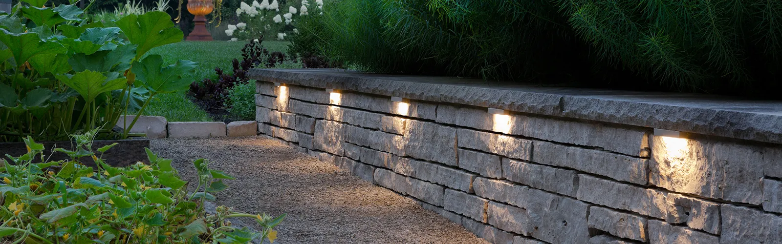 Landscape Lighting Guide | 1STOPLighting